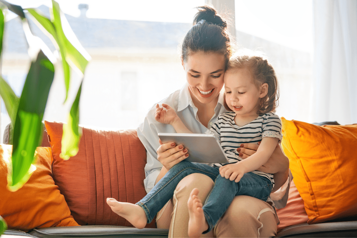 Digital Literacy for Children: A Nanny’s Guide to Screen Time Management